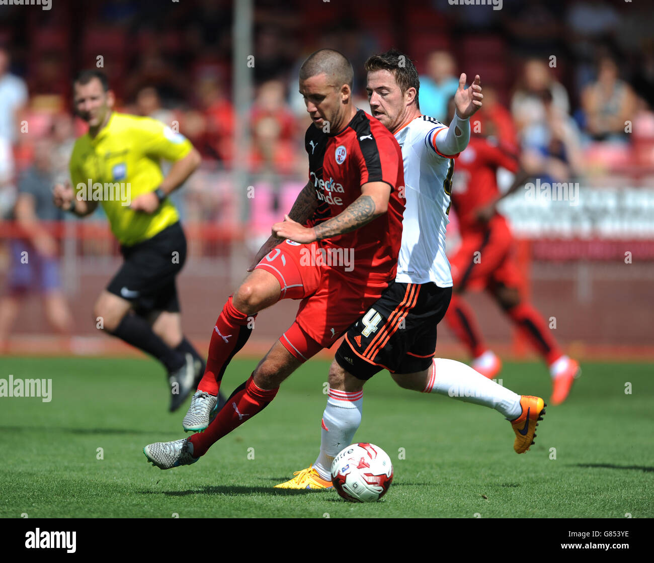 Crawley towns jimmy smith and fulhams ross mccormack hi-res stock ...