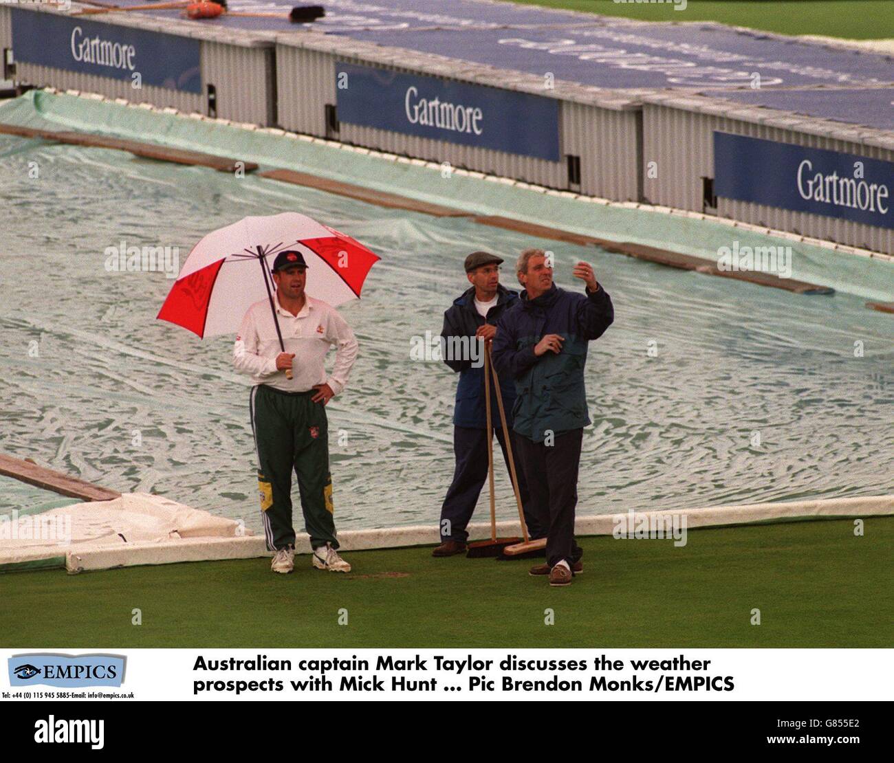 Mick hunt cricket hi-res stock photography and images - Alamy