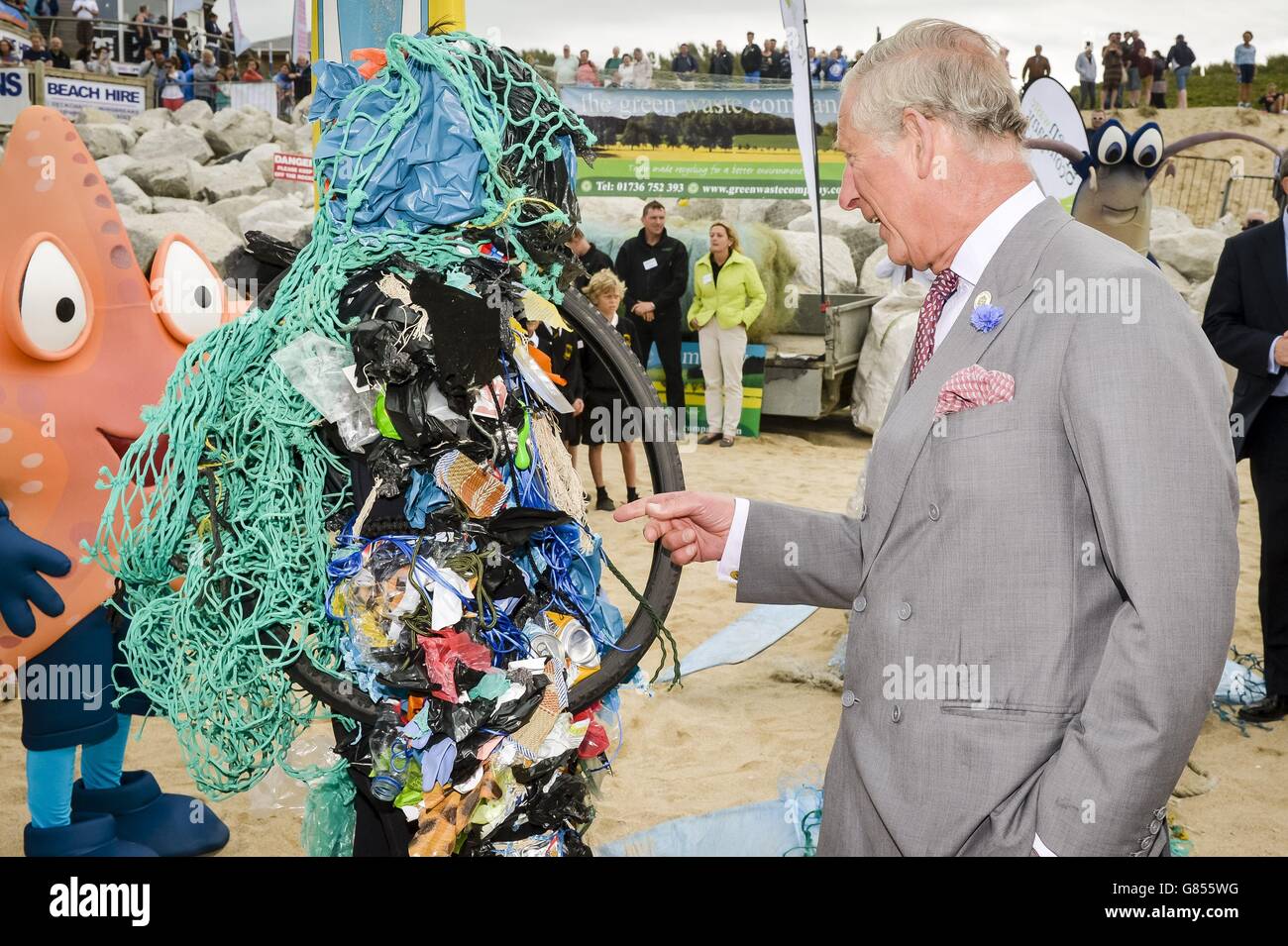 The Prince of Wales meets the 'Marine Litter Surfer' David Smith, 27 ...