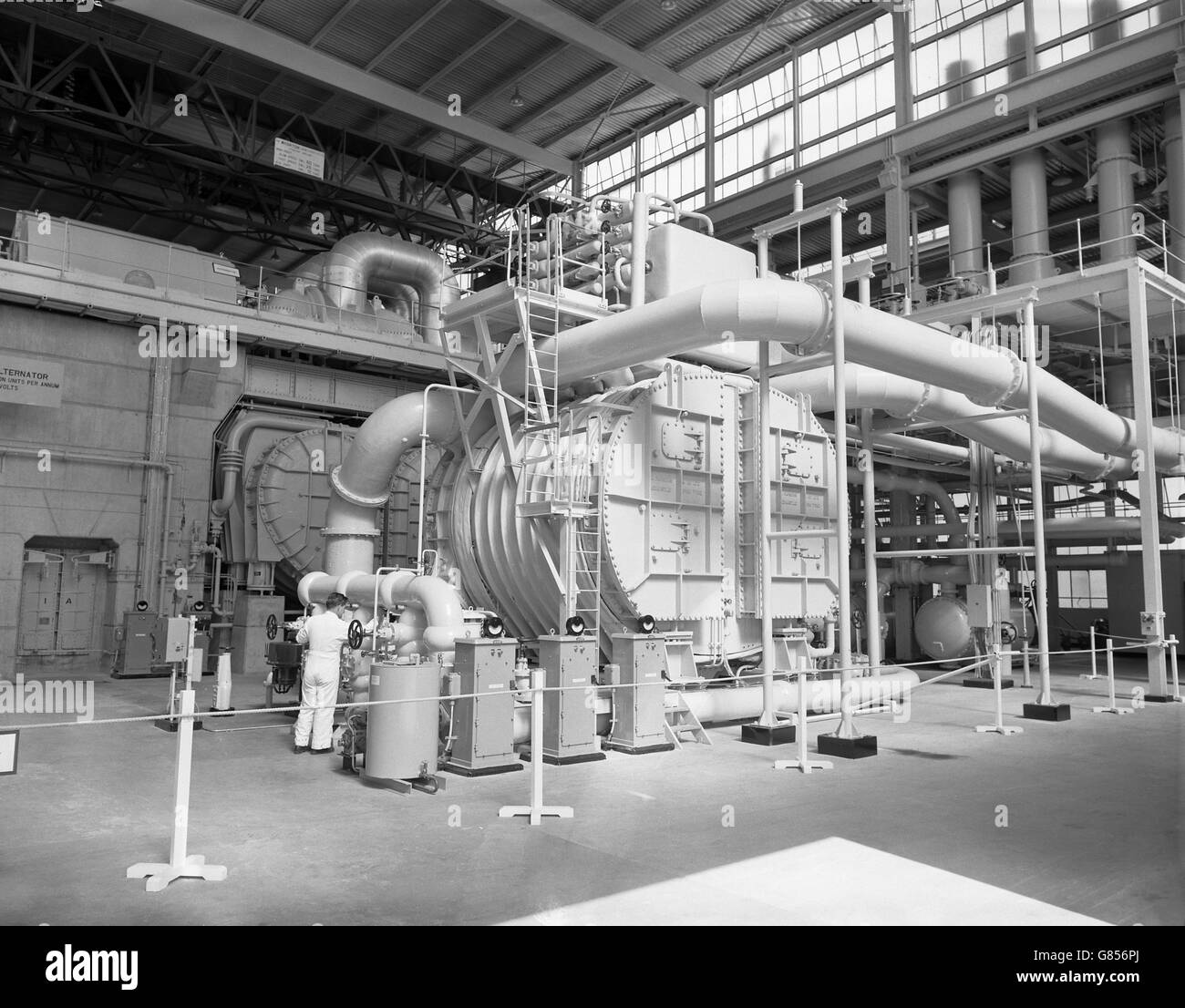 Calder hall nuclear power station hi-res stock photography and images ...