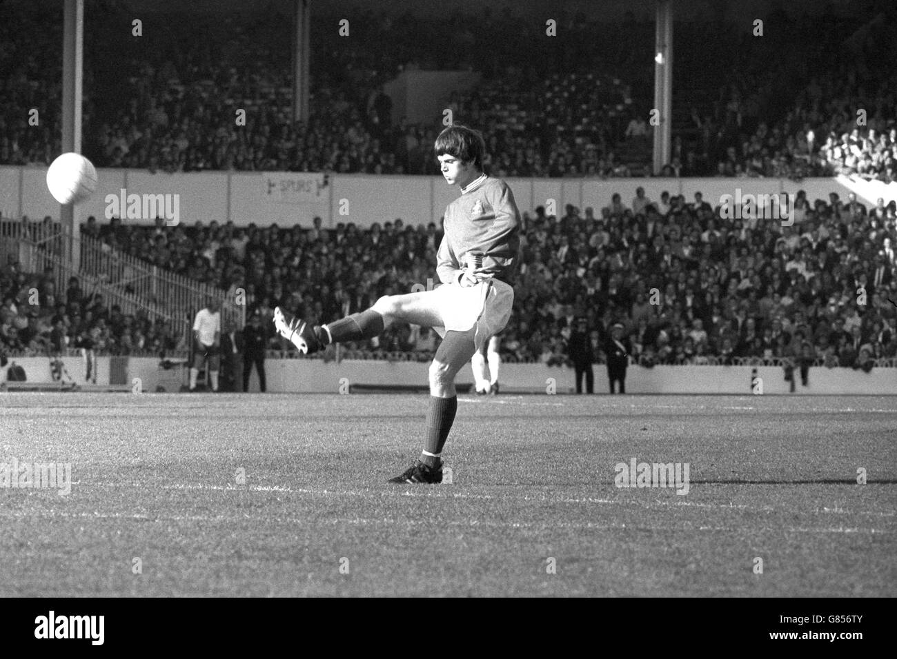 Nottingham forest forward duncan mckenzie in action Black and White ...