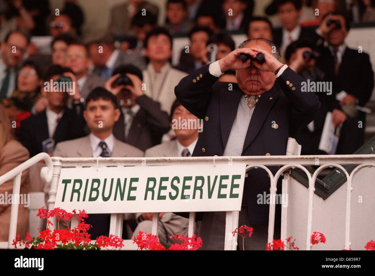 Chantilly races hi-res stock photography and images - Alamy