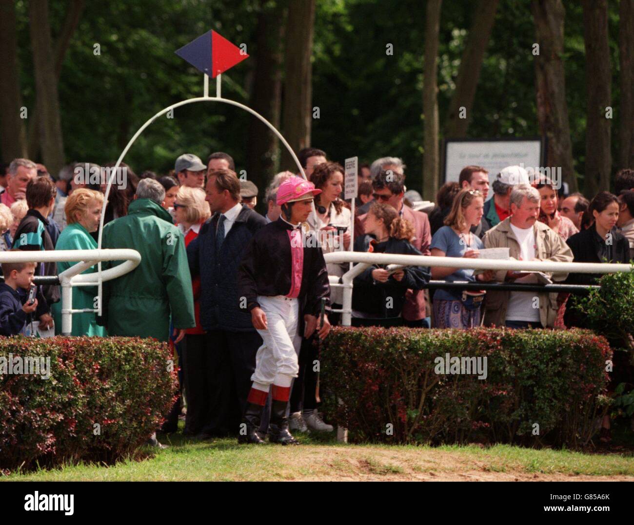 Chantilly horse racing hi-res stock photography and images - Alamy