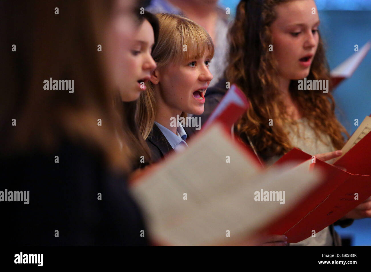 Canterbury cathedral girls choir hi-res stock photography and images ...