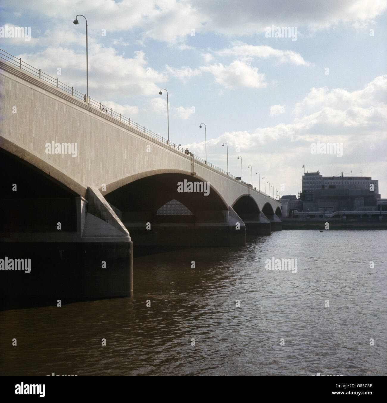 Image of Waterloo Bridge over the River Thames from Victoria Embankment ...