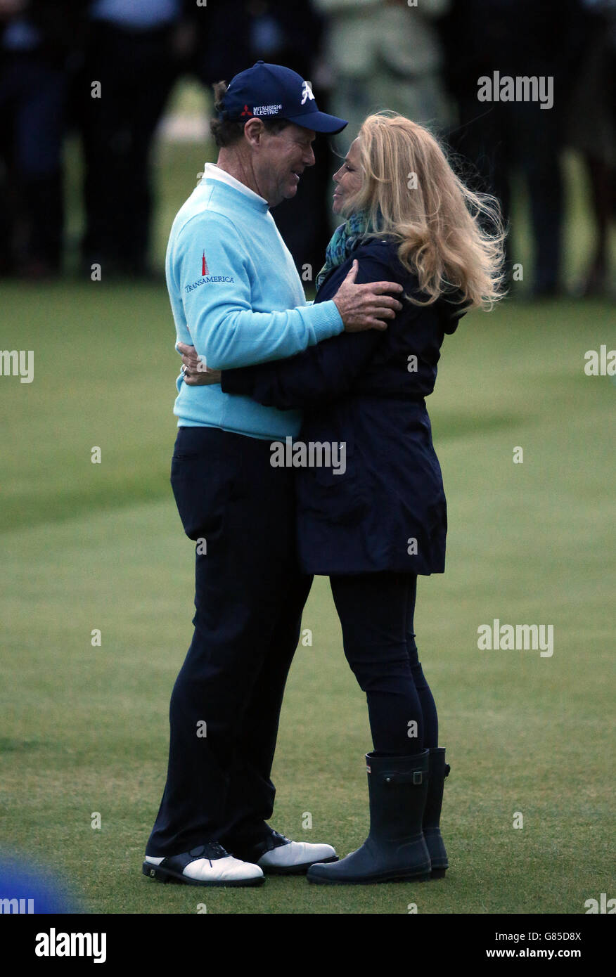 USA's Tom Watson embraces his wife Hillary after finishing his final ...