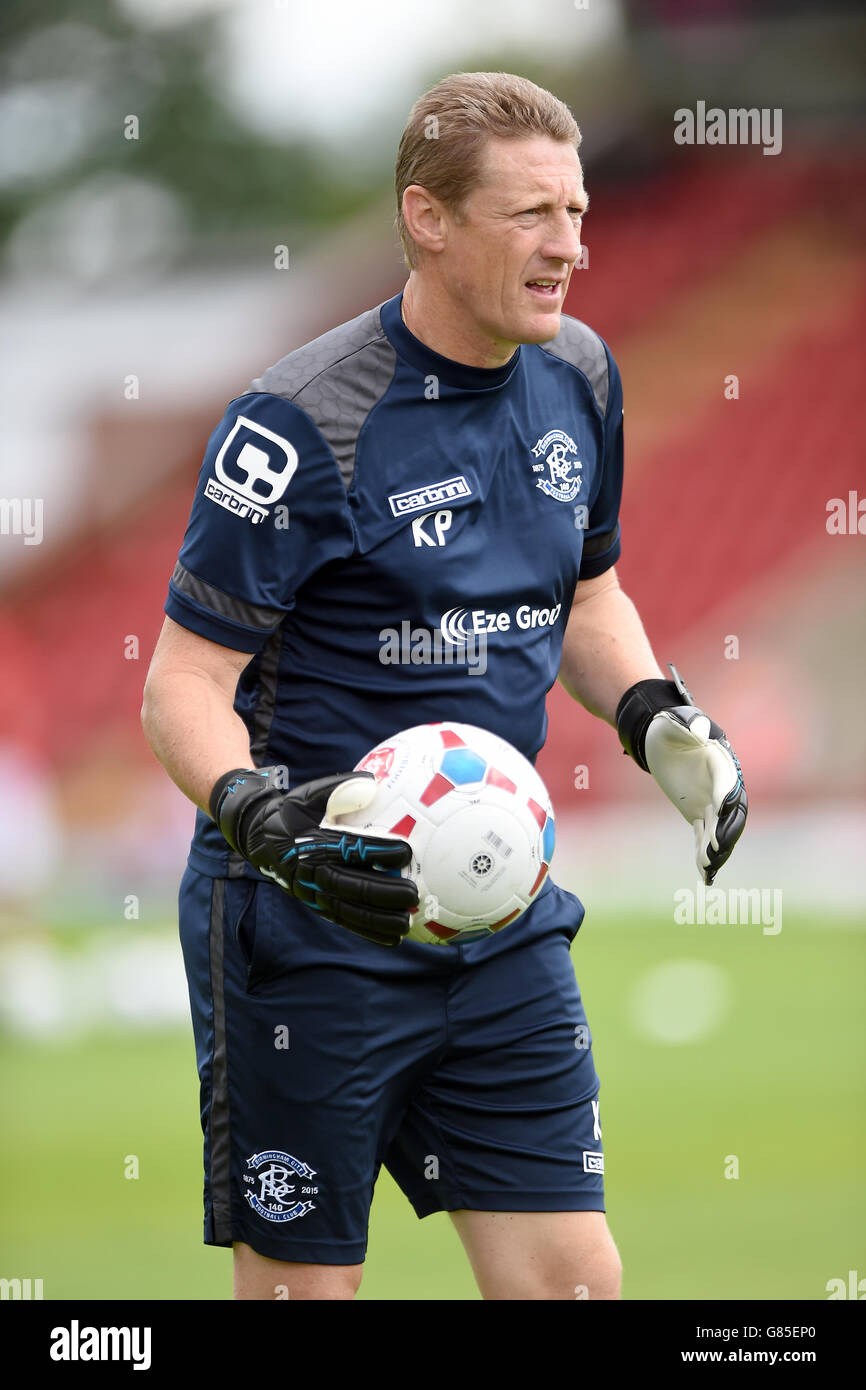 Birmingham city goalkeeping coach kevin poole hi-res stock photography ...