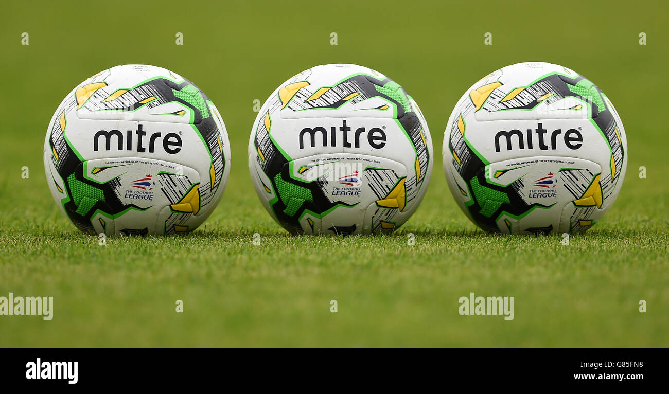 Bristol rovers logo hi-res stock photography and images - Alamy