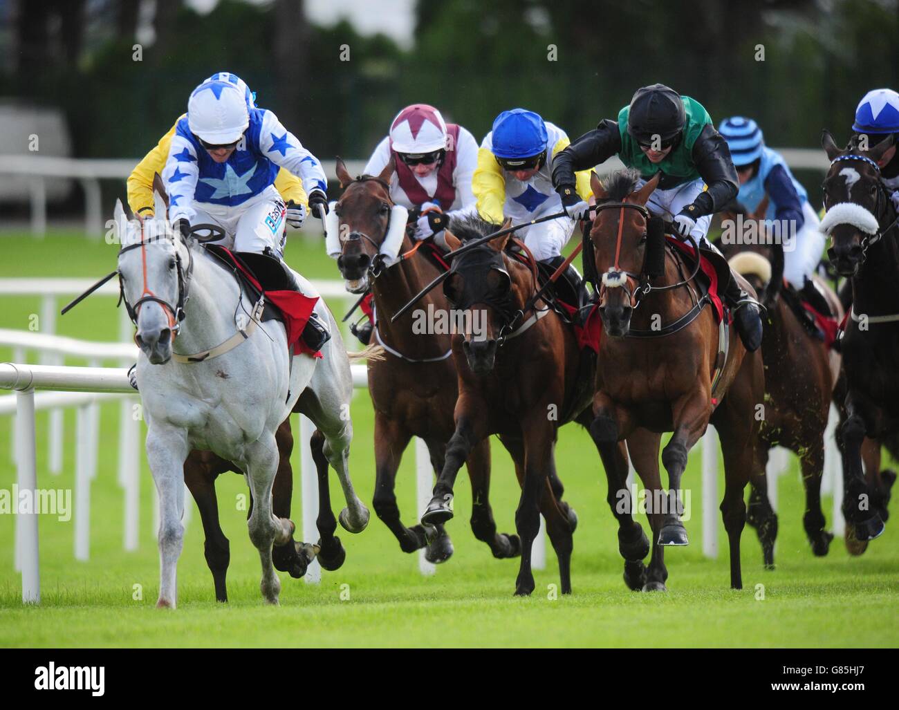 Modem ridden by Kate Harrington (green black sleeves) turn into the ...