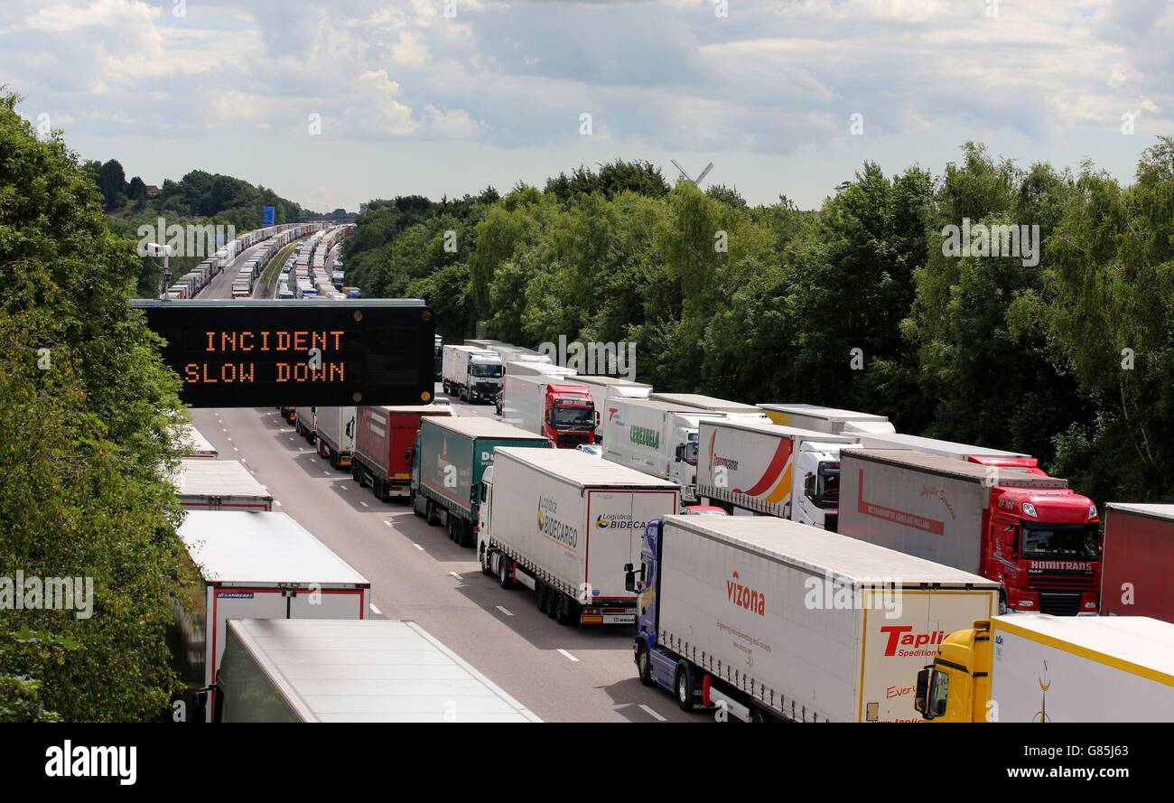 Lorries parked as part of Operation Stack on the M20 southbound (left ...