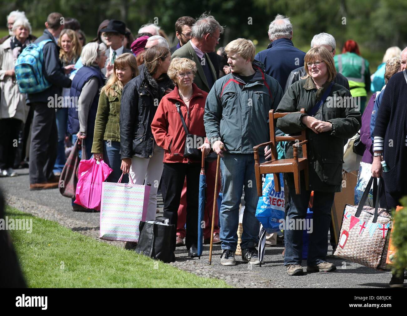 Members public queue bbc antiques roadshow films balmoral castle hi-res ...