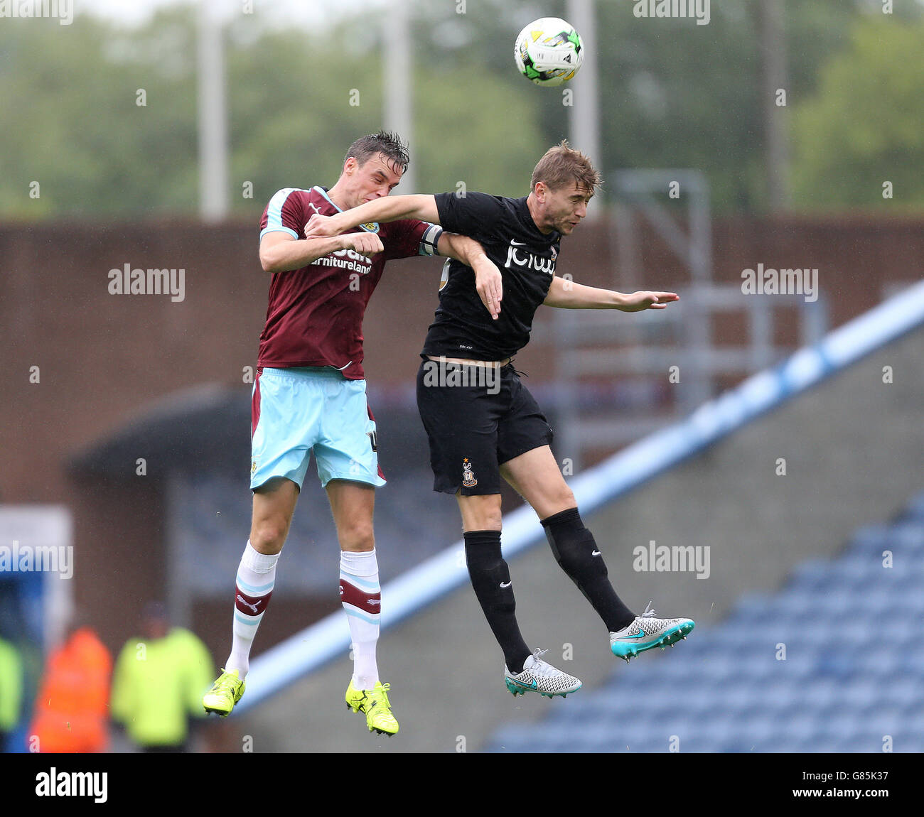 Burnley's Michael Duff and Bradford City's Steven Davies Stock Photo ...