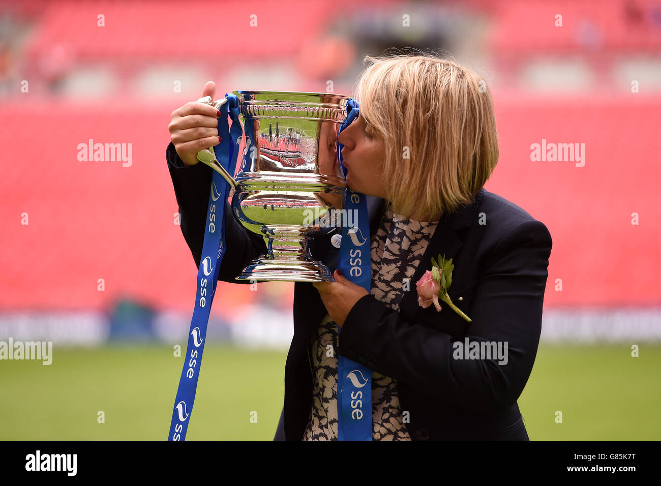 Emma hayes trophy hi-res stock photography and images - Alamy