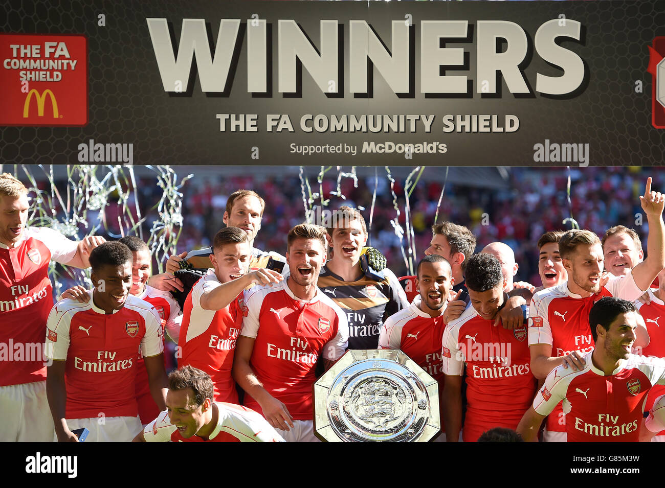 Chelsea community shield trophy hi-res stock photography and images - Alamy