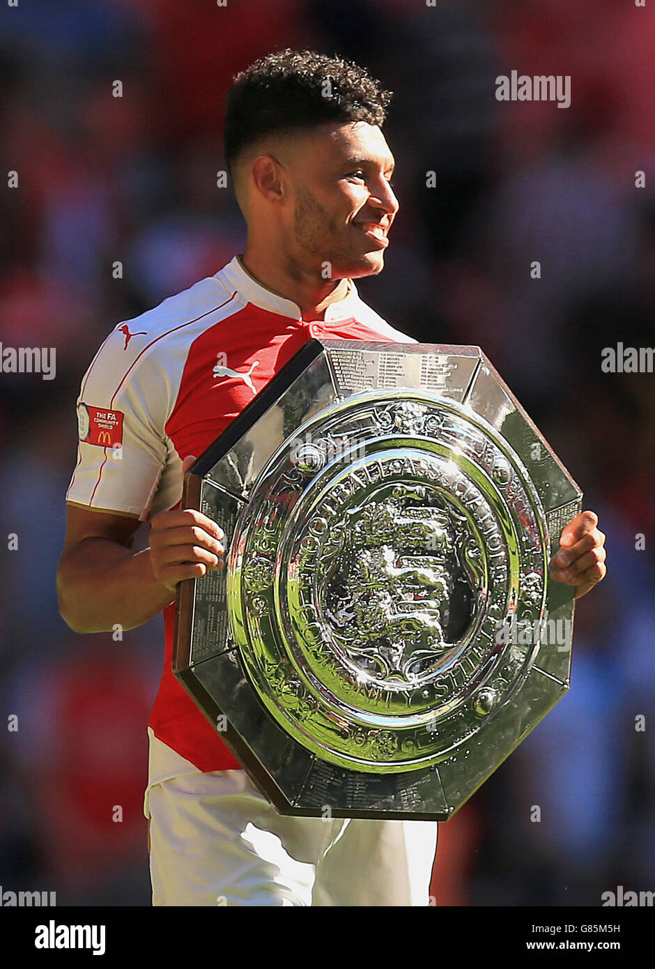 Chelsea community shield trophy hi-res stock photography and images - Alamy