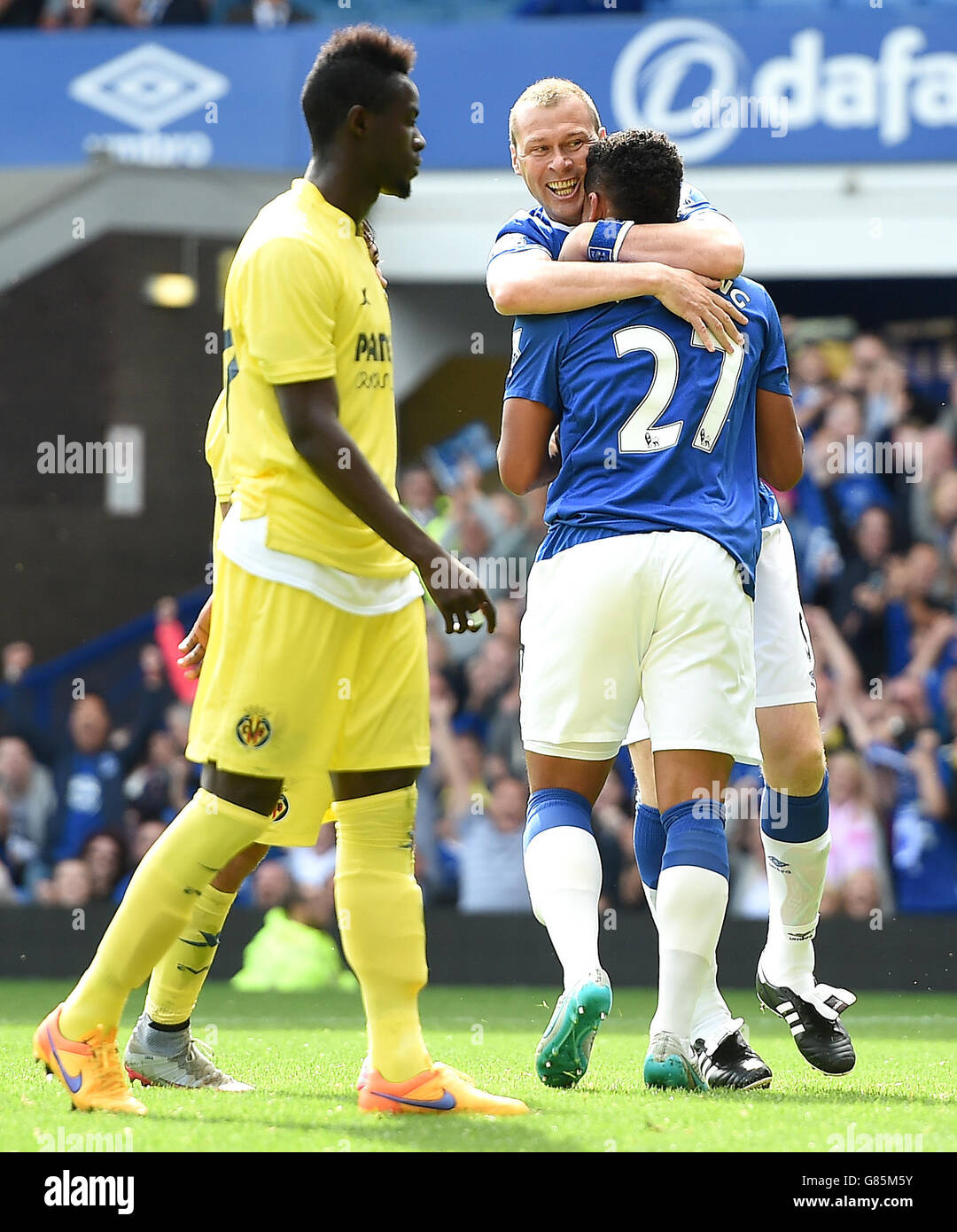 Duncan Ferguson celebrates with Tyias Browning after his goal during ...