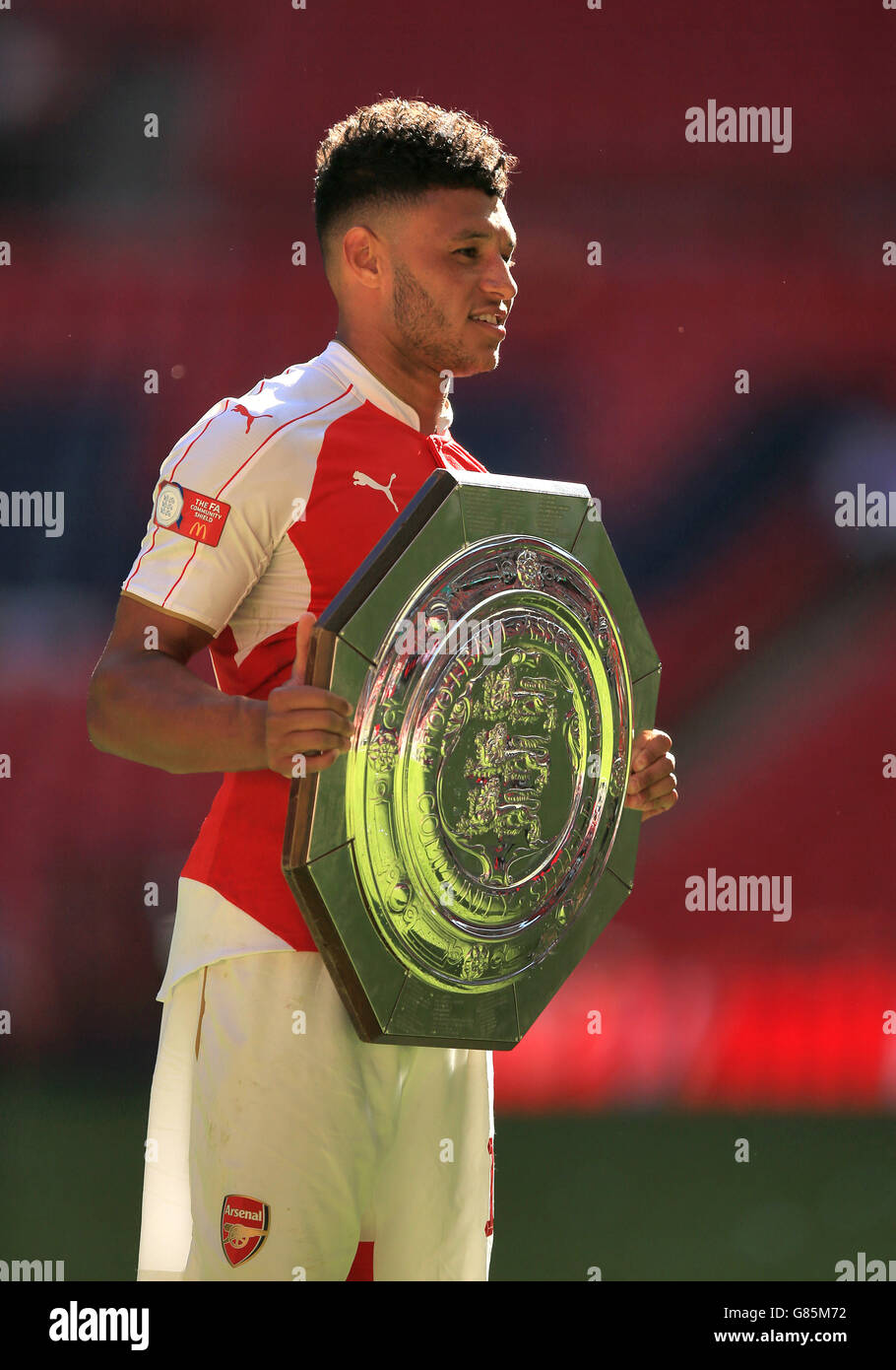 Chelsea community shield trophy hi-res stock photography and images - Alamy