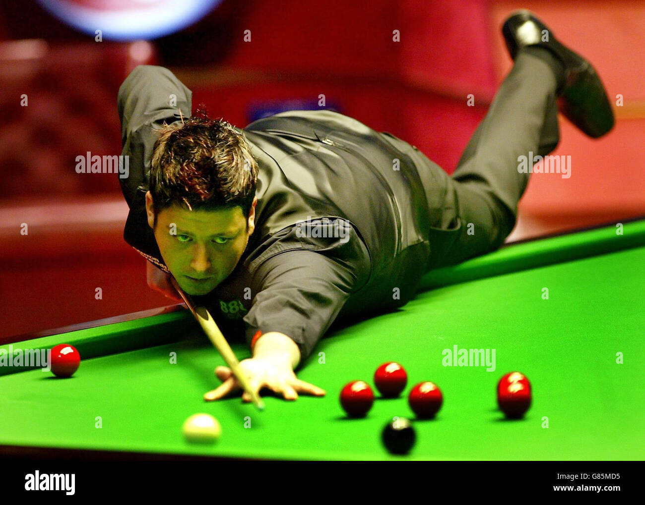 Sport snooker action matthew stevens hi-res stock photography and ...