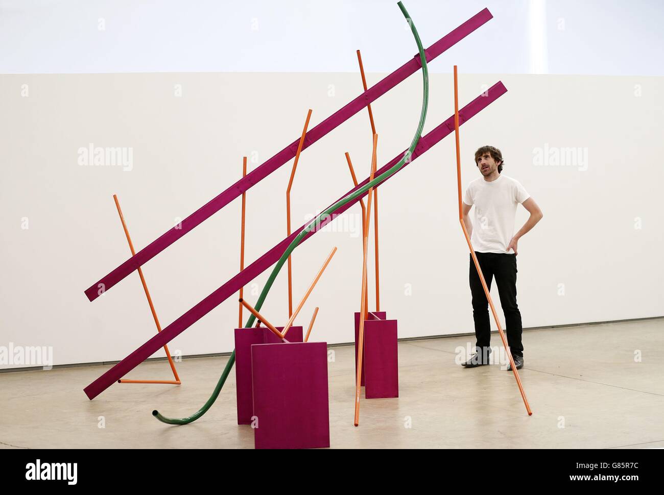 Sir anthony caro sculpture hi-res stock photography and images - Alamy