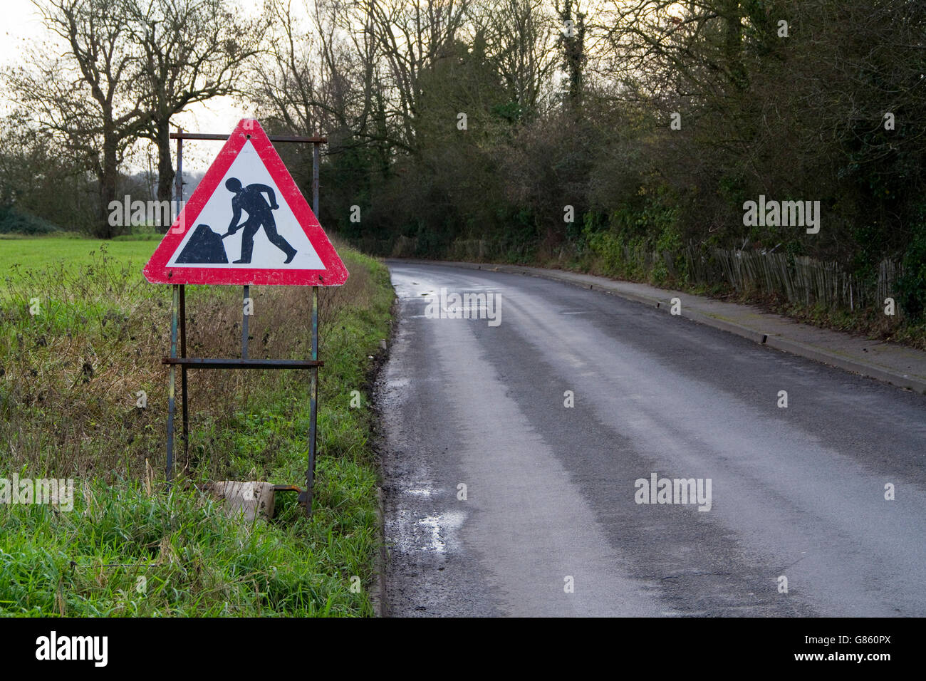 Men at work sign on a British country road Stock Photo - Alamy