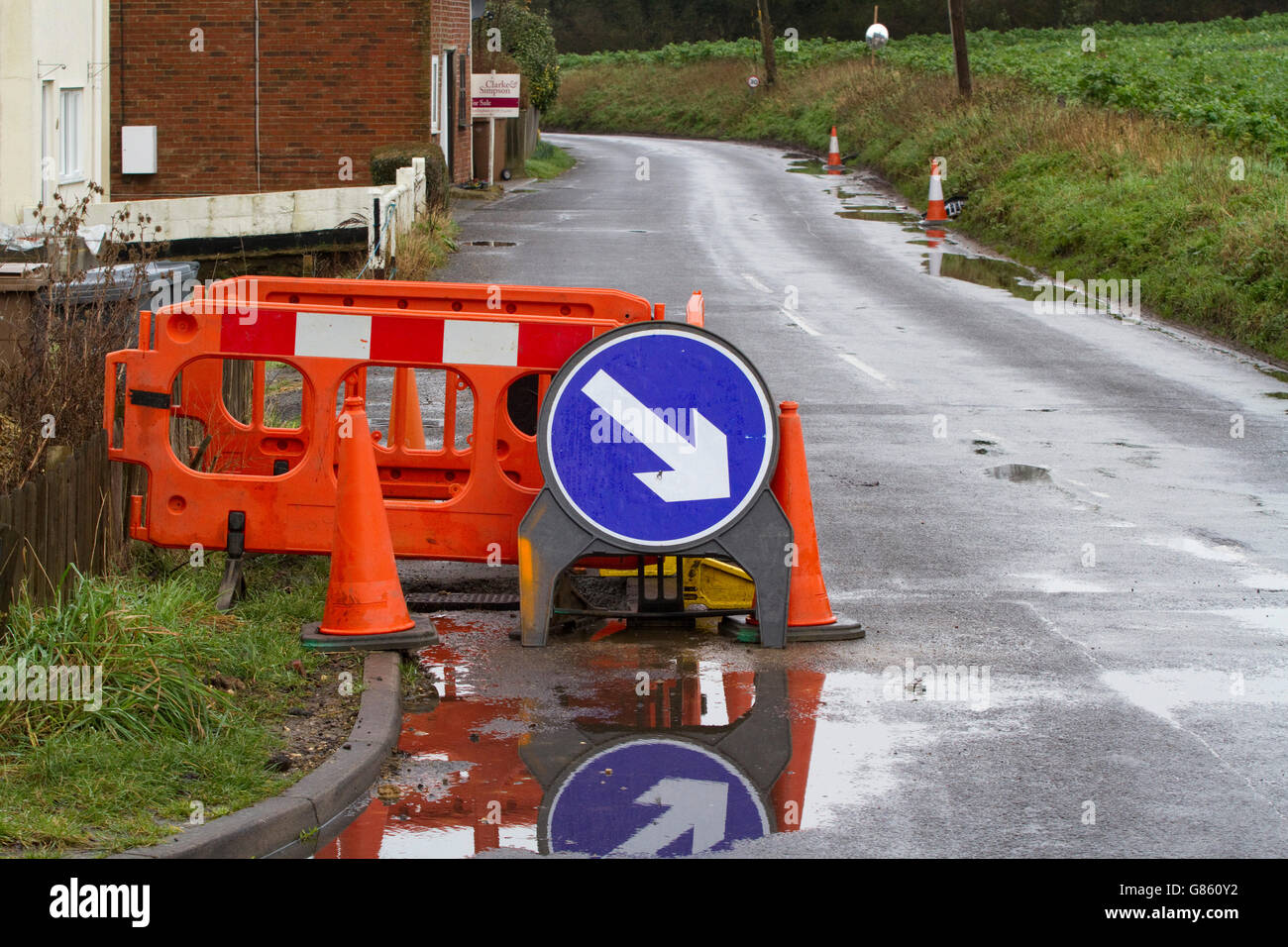 Barriers on side of road hi-res stock photography and images - Alamy