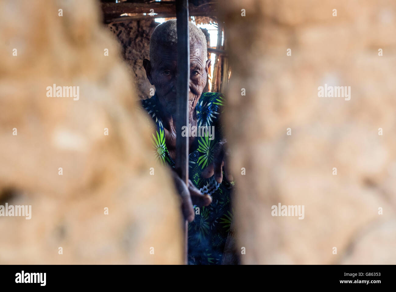 Namibian woman cooking hi-res stock photography and images - Alamy