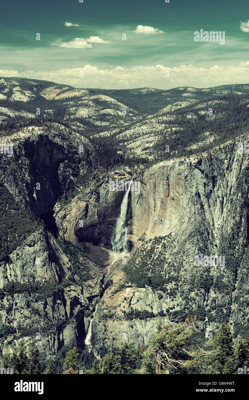 Yosemite mountain ridge with waterfall Stock Photo - Alamy
