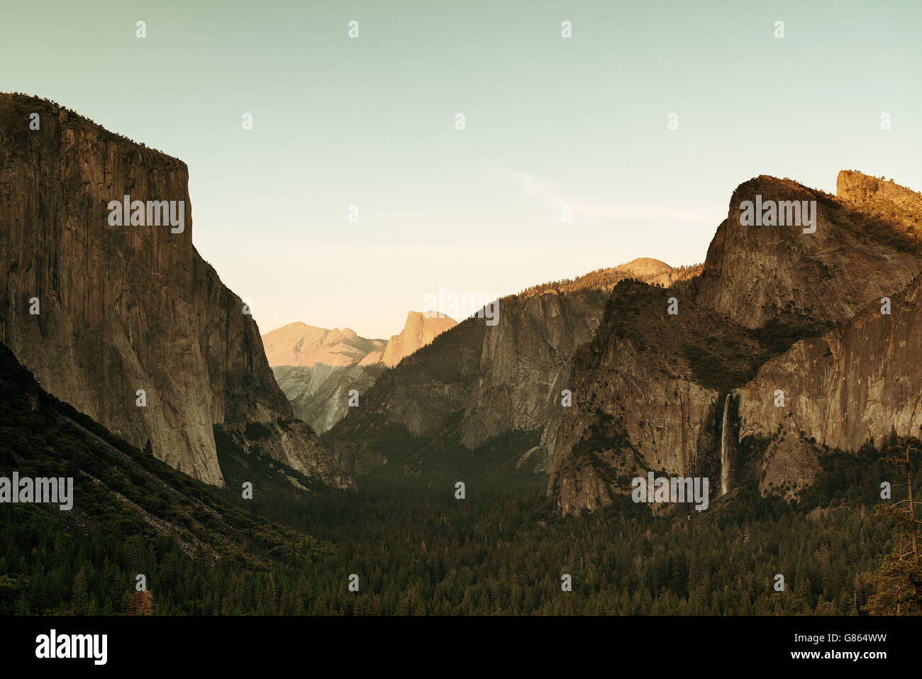 Yosemite falls at sunset hi-res stock photography and images - Alamy