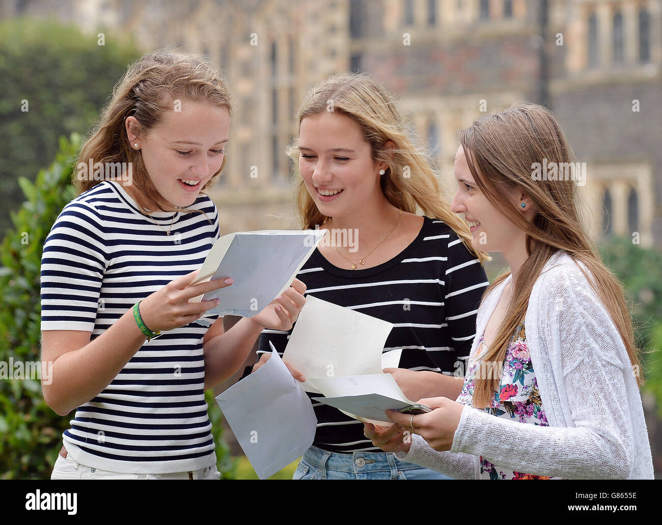 Left right charlotte haney hi-res stock photography and images - Alamy