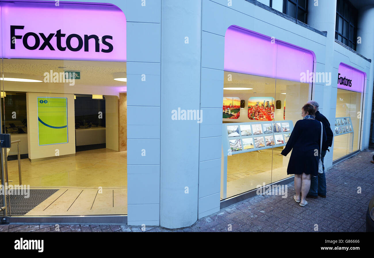 Foxtons stock hi-res stock photography and images - Alamy