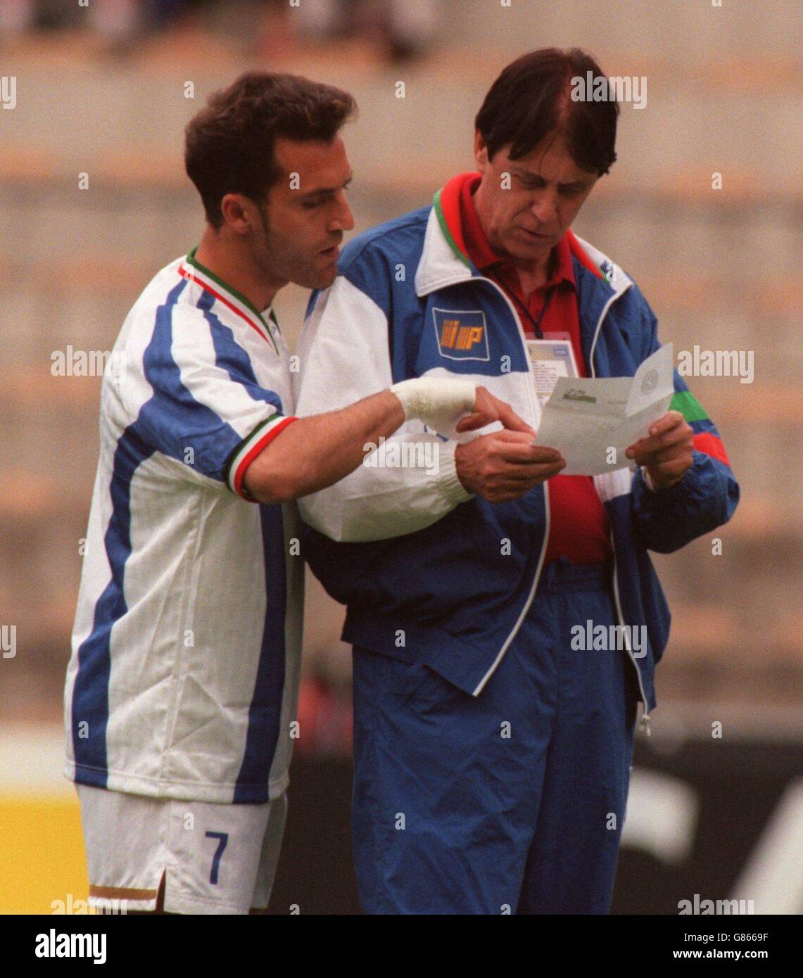 Angelo di livio with italys manager cesare maldini hi-res stock ...