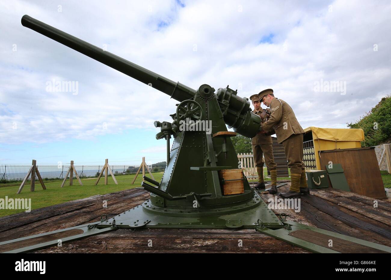 Anti Aircraft Gun Crew Stock Photos & Anti Aircraft Gun Crew Stock ...