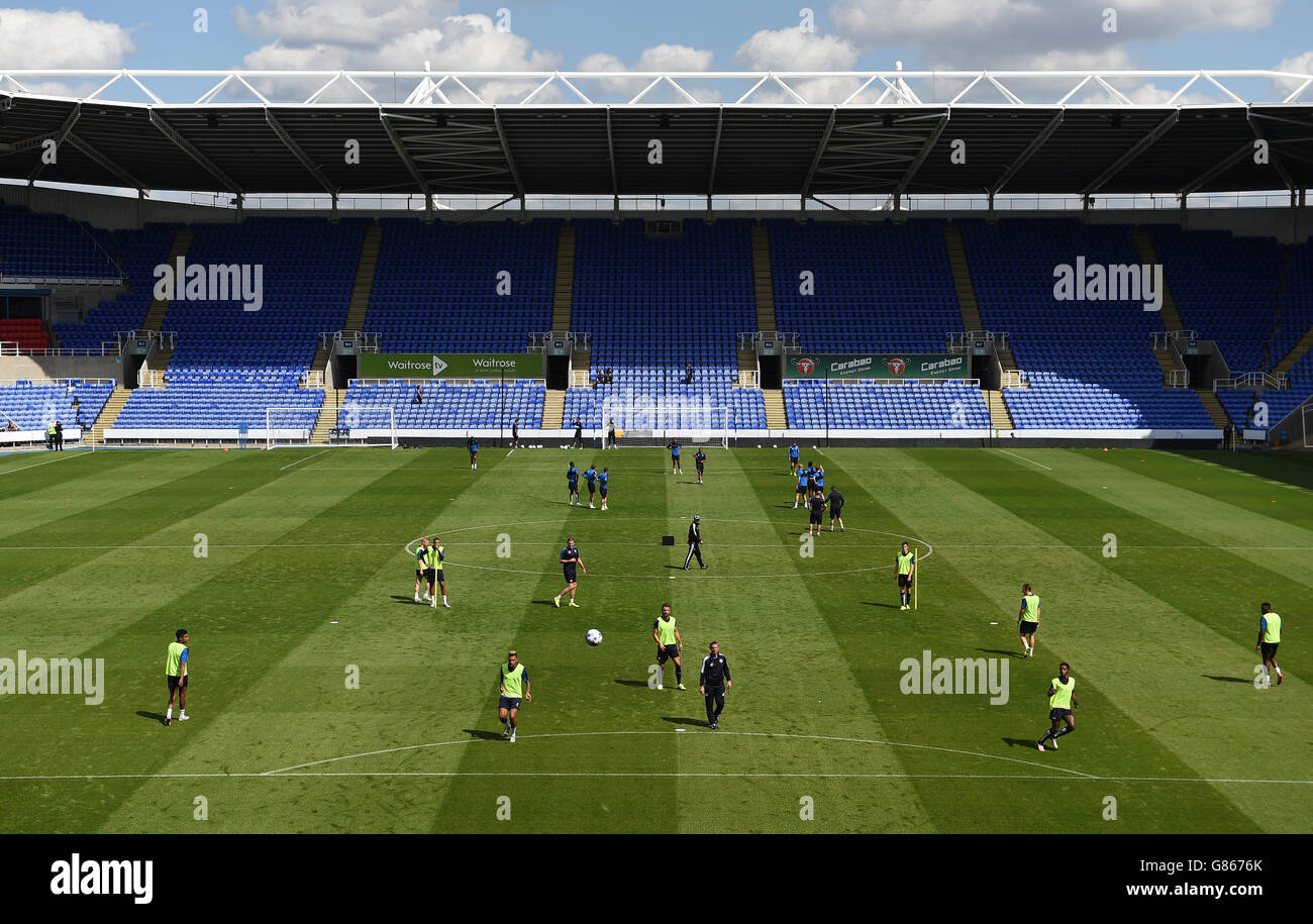 Soccer - Reading FC - Open Day - Madejski Stadium Stock Photo - Alamy