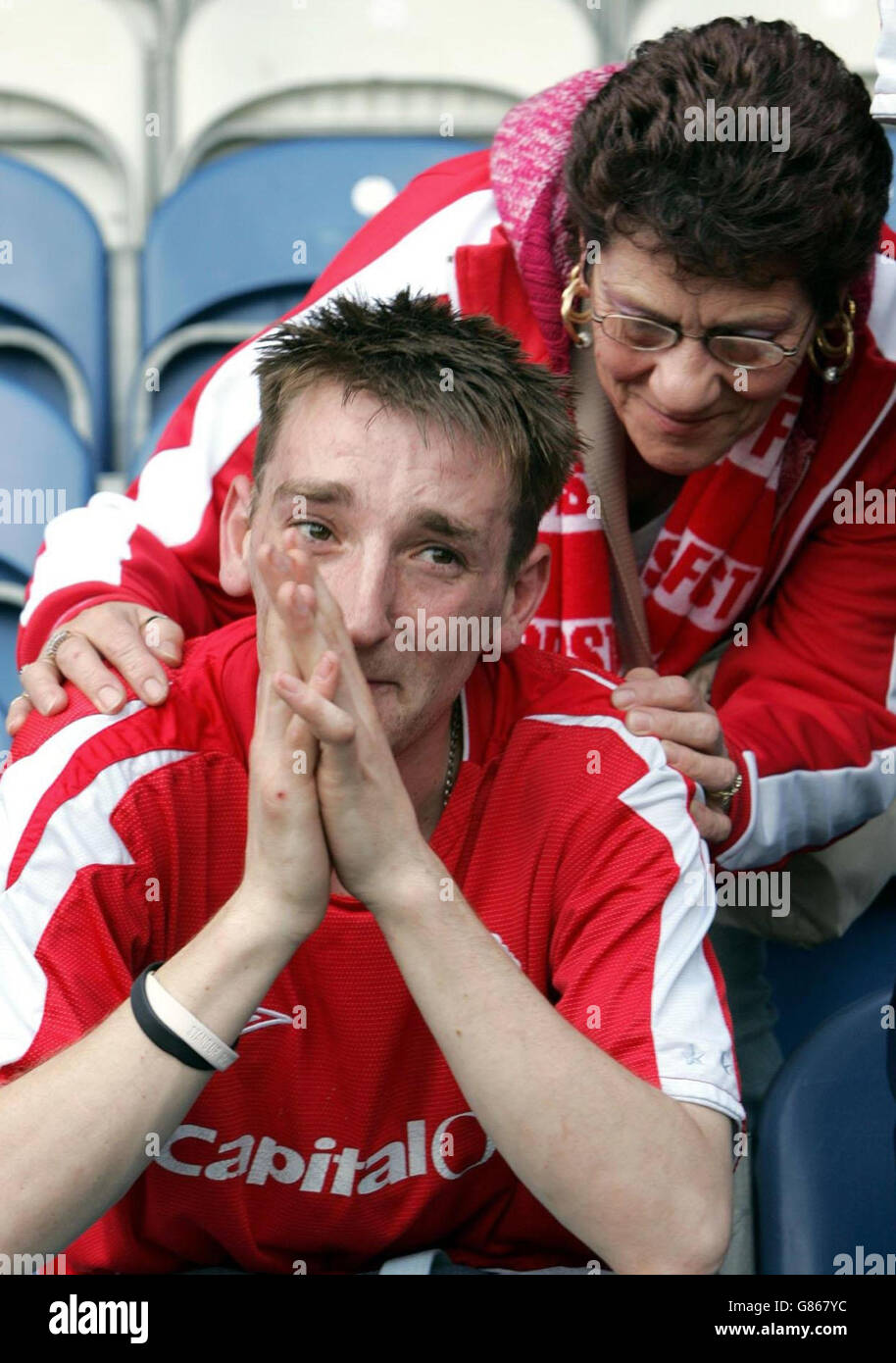 Football fan crying nottingham forest hi-res stock photography and ...