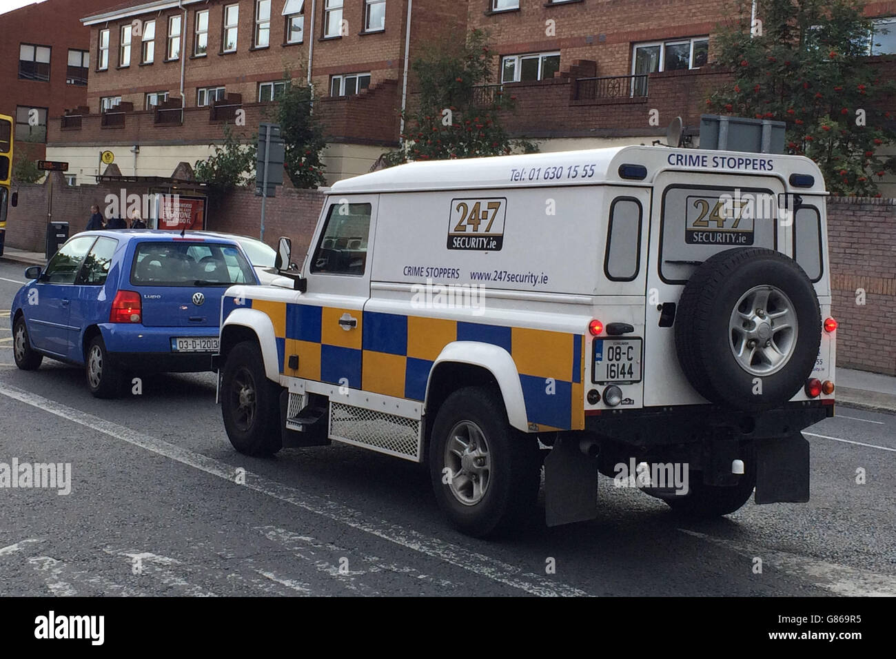 Psni land rover hi-res stock photography and images - Alamy