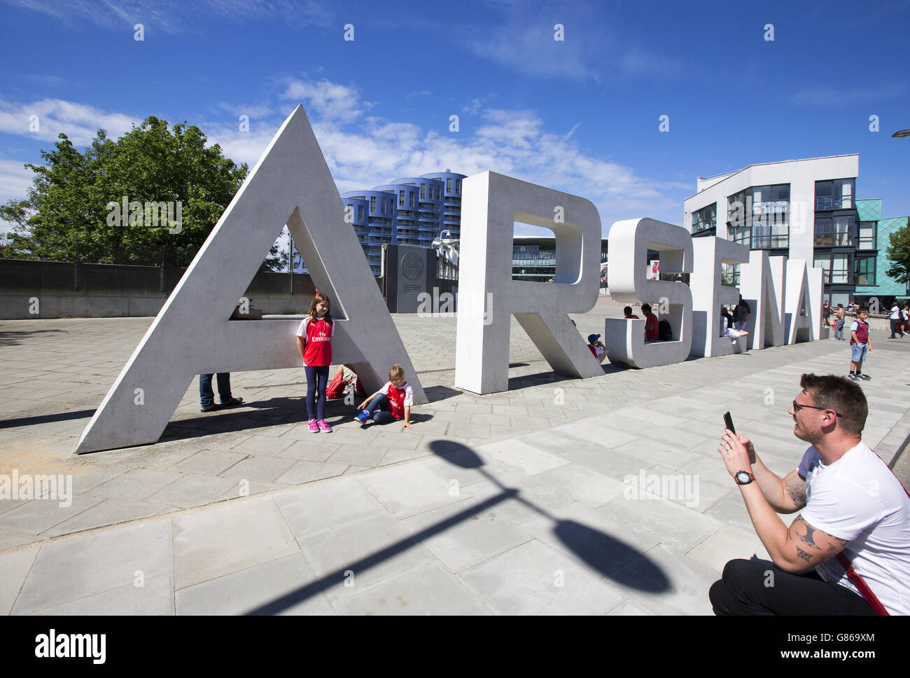 Arsenal letters emirates stadium hi-res stock photography and images ...