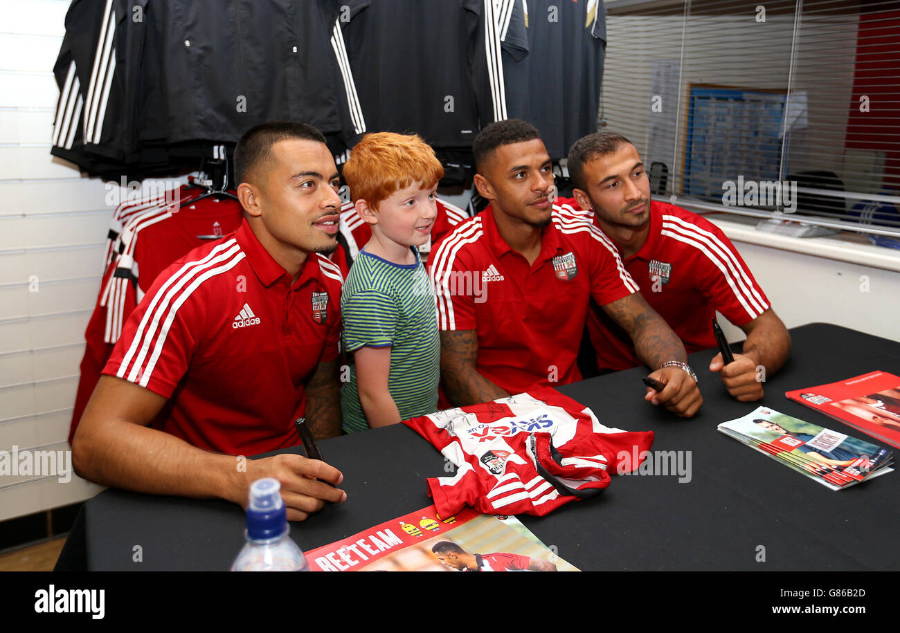 Soccer - Brentford FC Family Fun Day - Griffin Park Stock Photo - Alamy