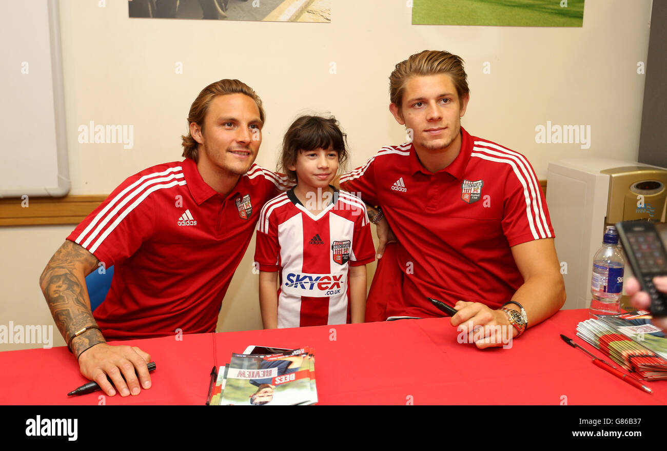 Soccer - Brentford FC Family Fun Day - Griffin Park Stock Photo - Alamy