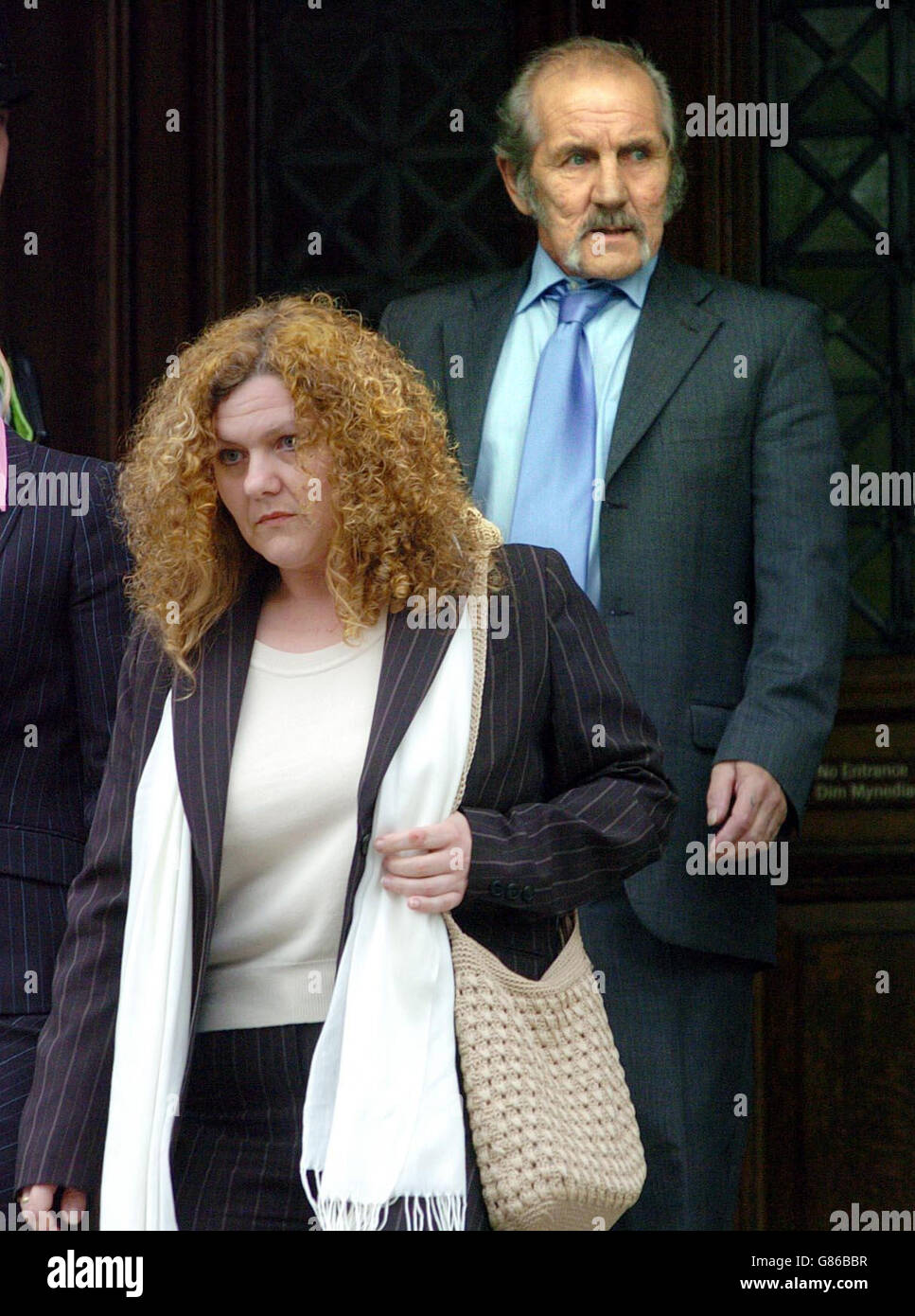 Mandy power and her daughters katie and emily hi-res stock photography ...