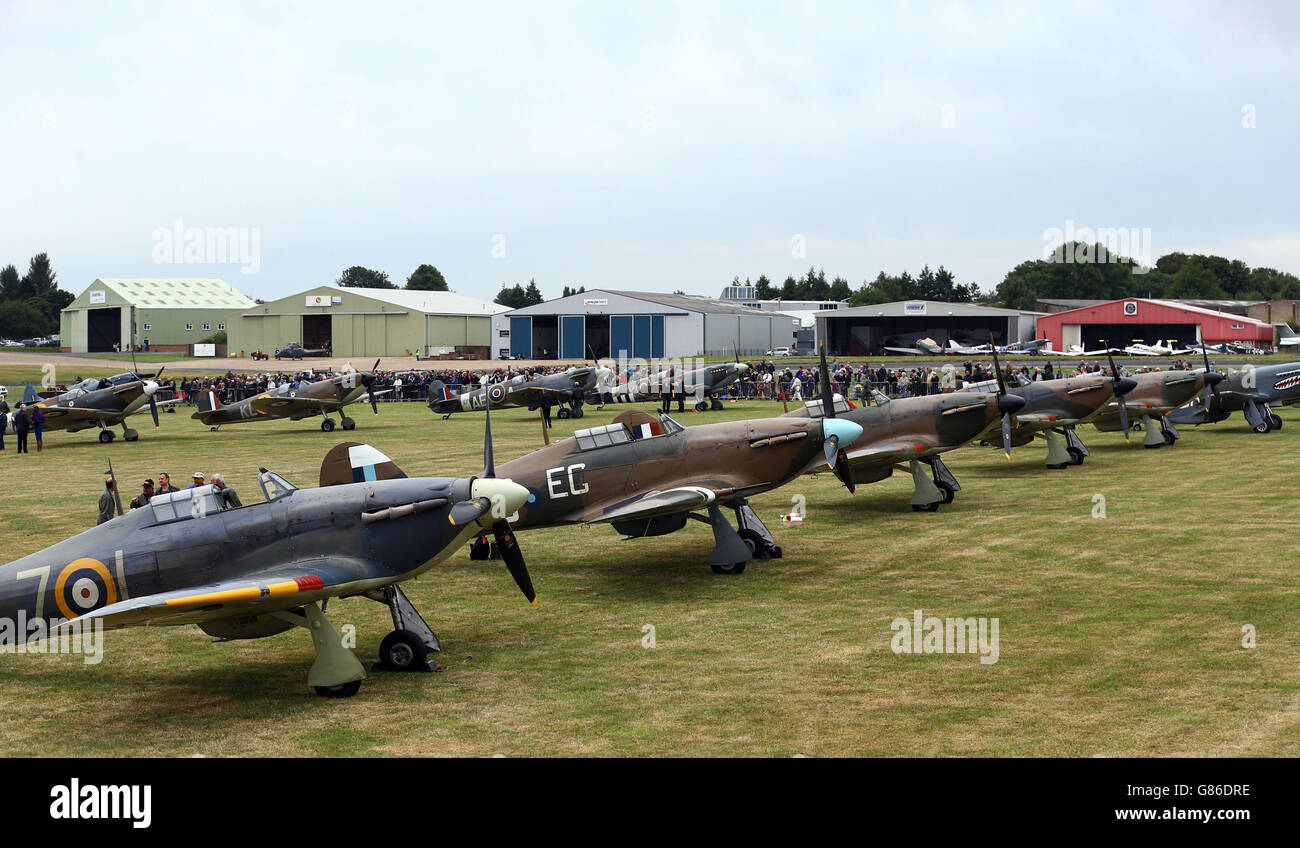22 Spitfires and four Hurricanes World War II planes gather at Biggin ...