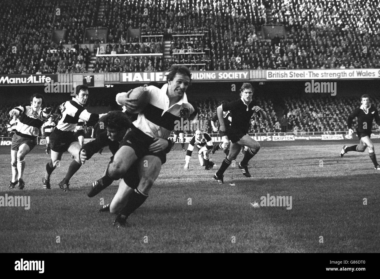 Elgan rees rugby Black and White Stock Photos & Images - Alamy