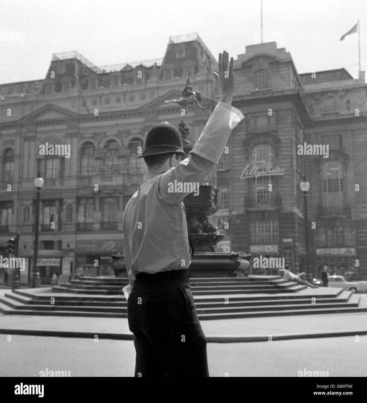 Transport - Traffic Police - Piccadilly Circus, London. PC Hails ...