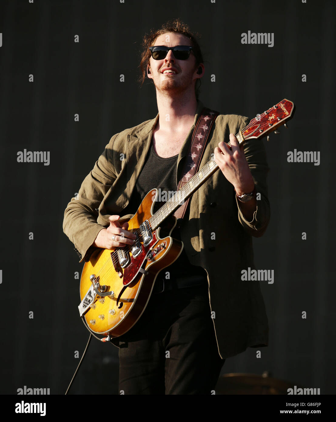 Andrew hozier byrne hi-res stock photography and images - Alamy