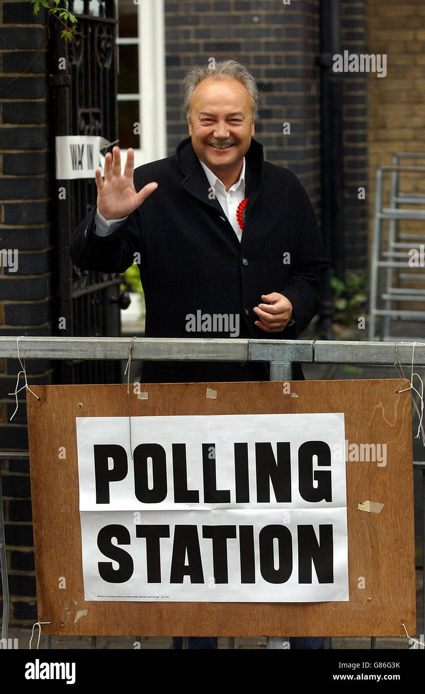 General election 2005 galloway hi-res stock photography and images - Alamy