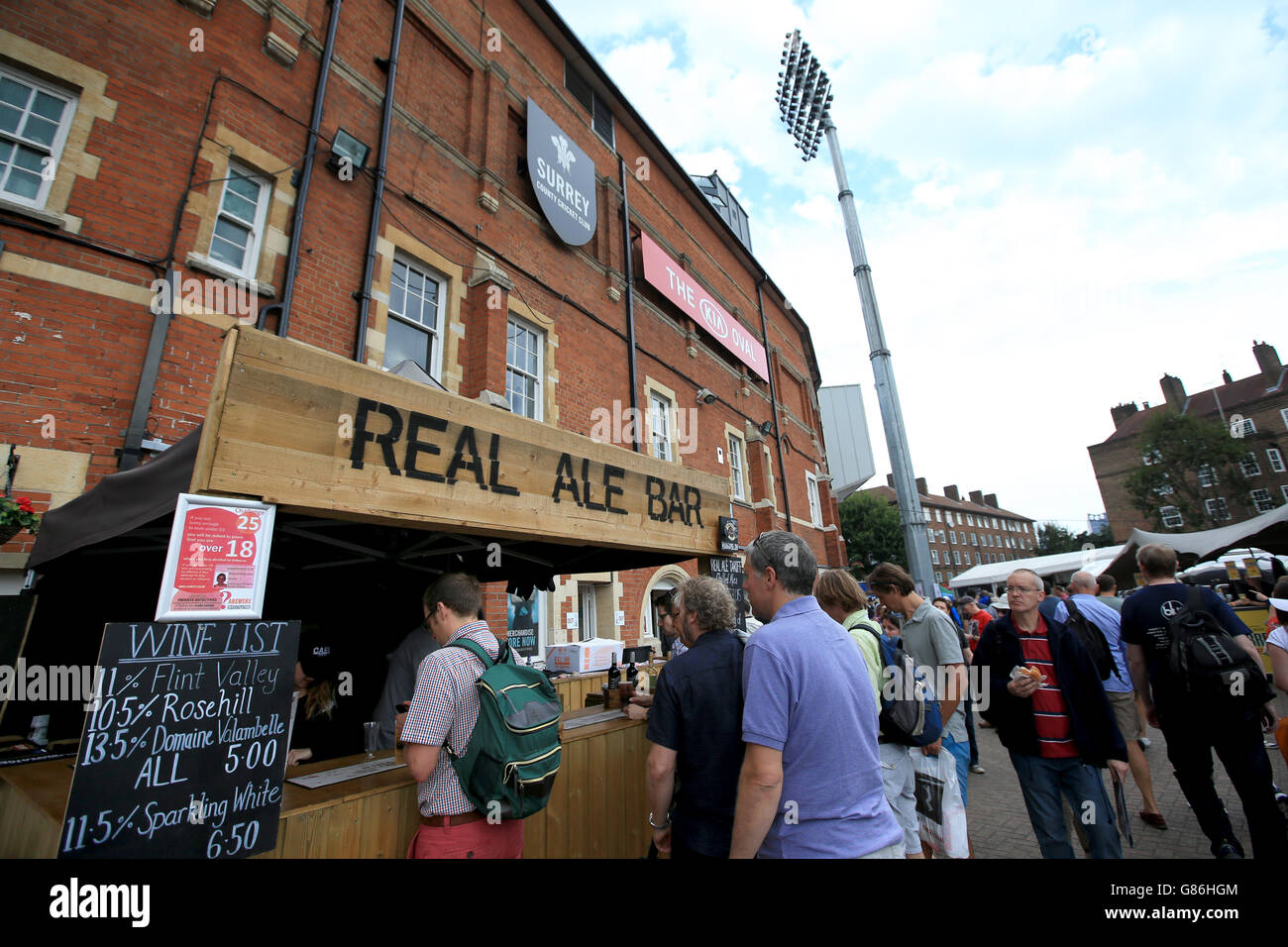 Cricket real ale bar hi-res stock photography and images - Alamy