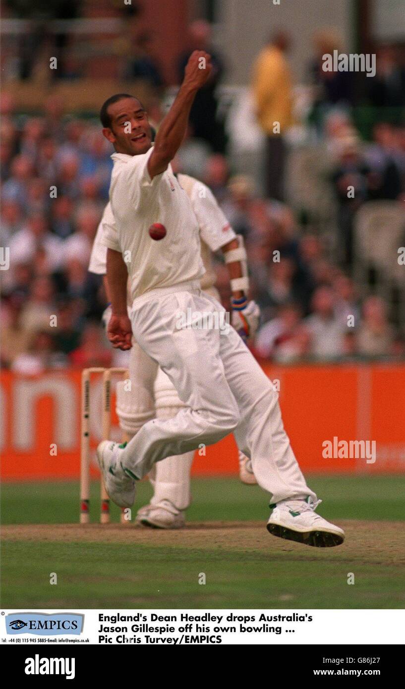 Cricket England v Australia. England's Dean Headley drops Australia's ...