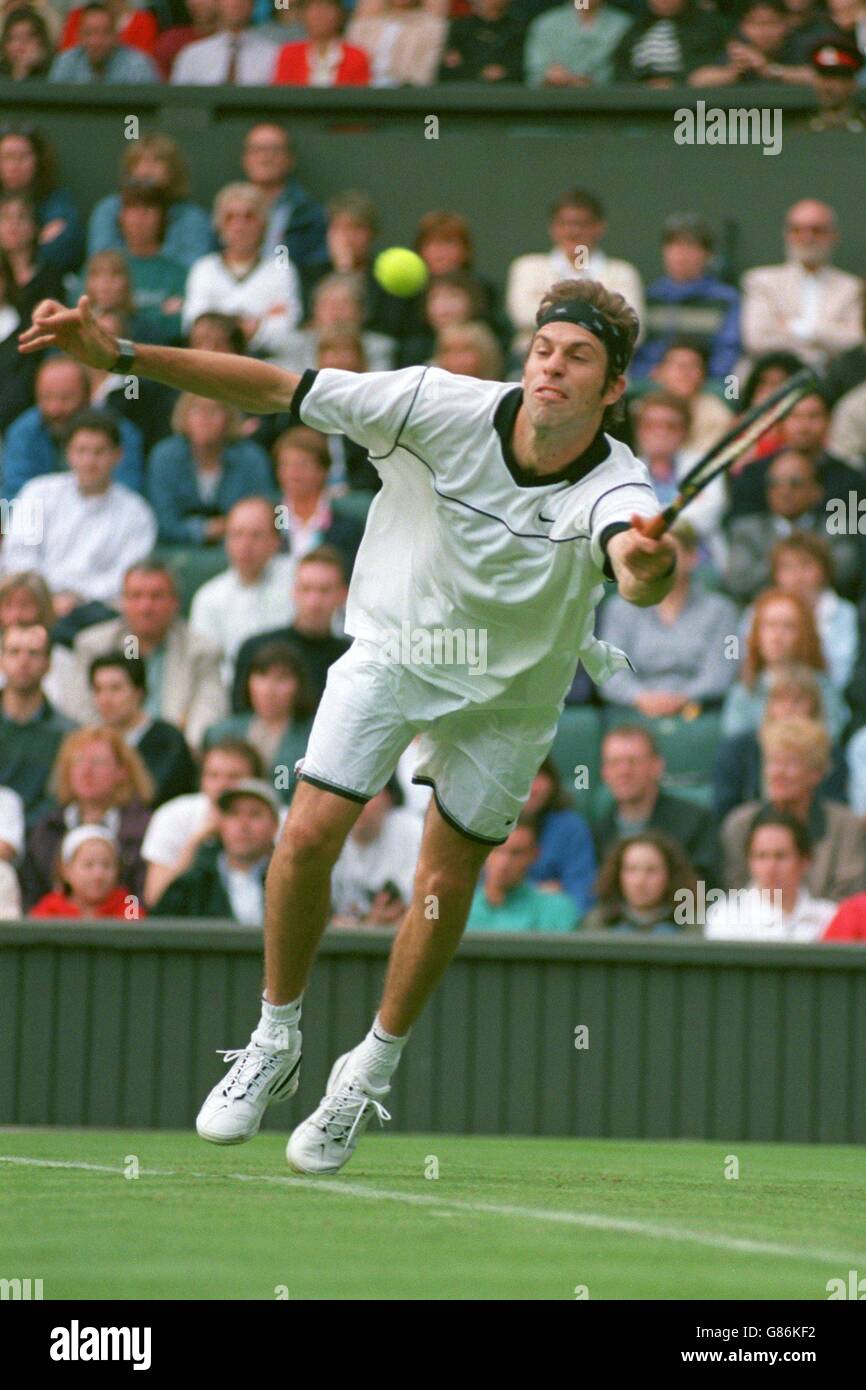 Greg rusedski serve hi-res stock photography and images - Alamy