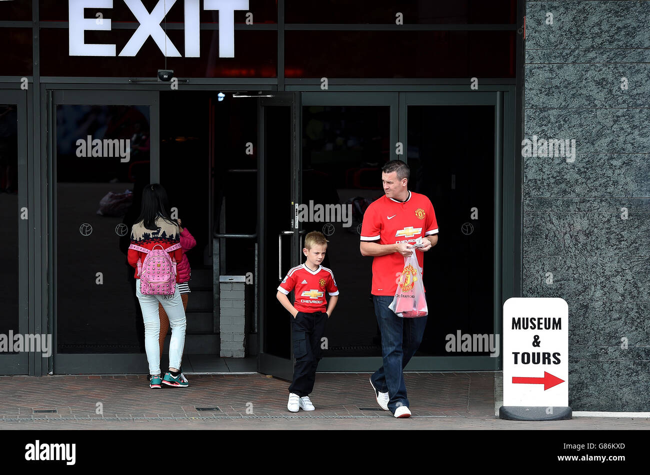 Manchester united kit launch hi-res stock photography and images - Alamy