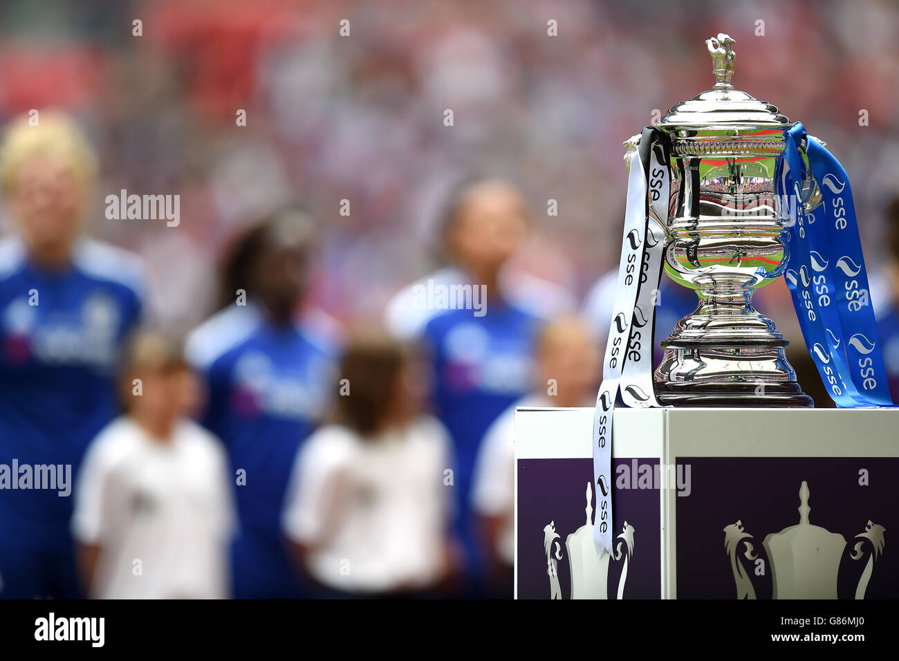 Fa cup trophy wembley gv hi-res stock photography and images - Alamy