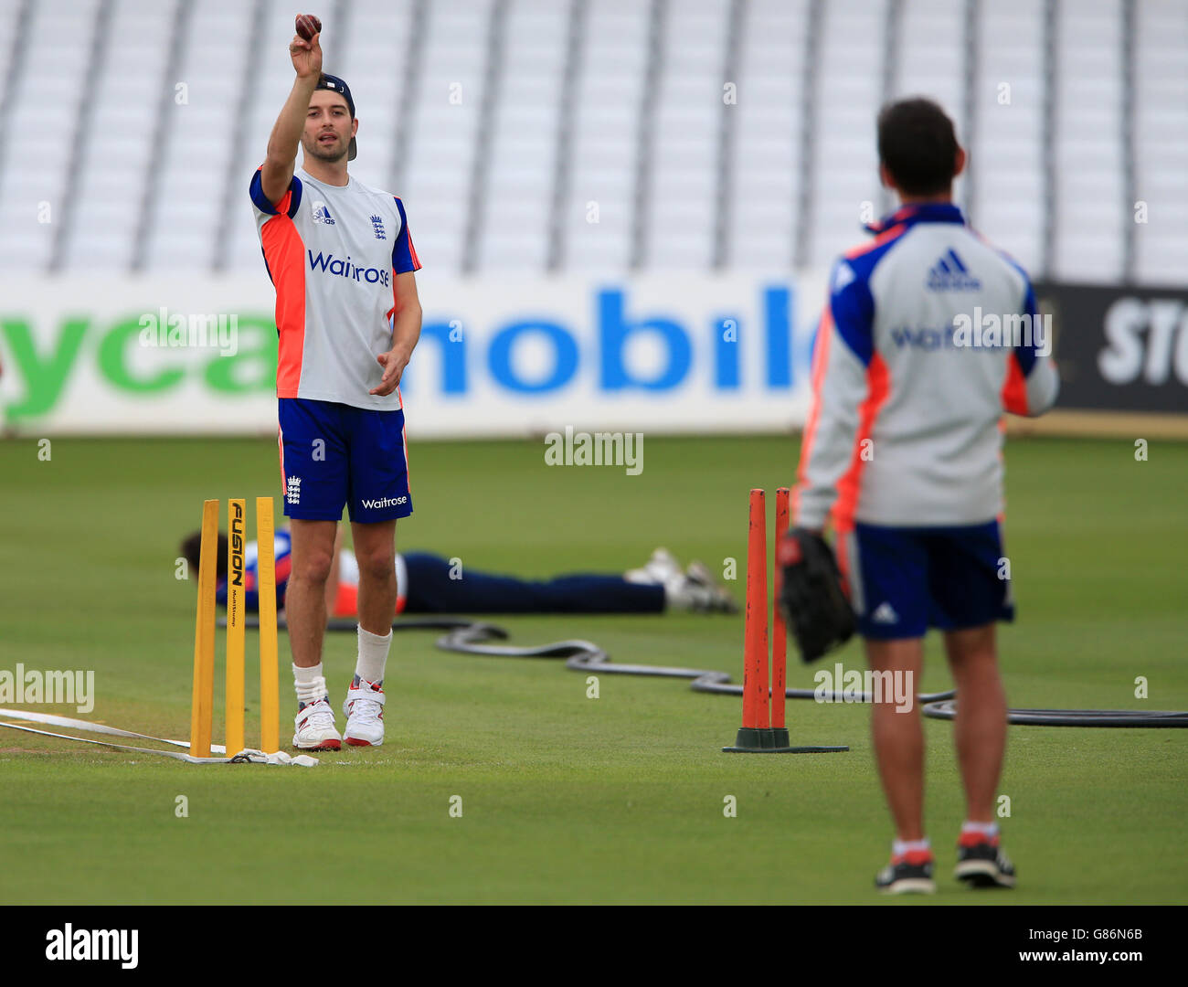 Mark wood england cricket hi-res stock photography and images - Alamy